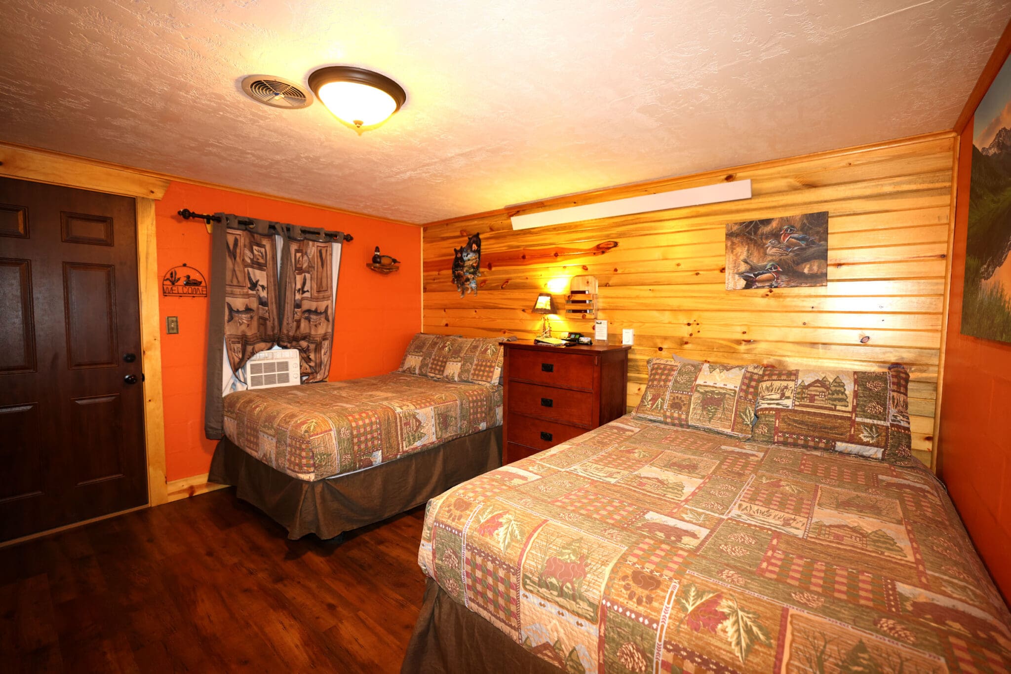 Rustic Rooms - Restmore Inn - Rustic Cabin Rentals